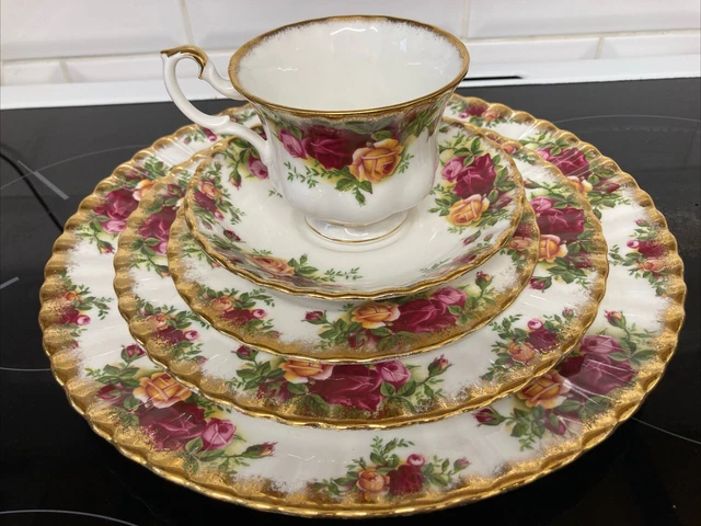 ROYAL ALBERT OLD Country Roses 5 Piece Setting - Beautiful Condition £ ...