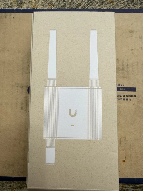 UBIQUITI UNIFI MOBILE Router Ultra 4G Mobile WiFi 4 Router UMR-Ultra ...