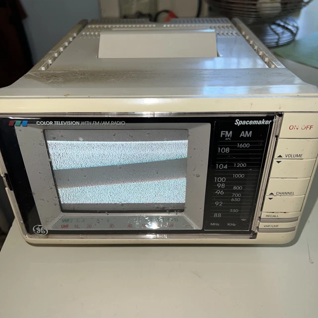 VINTAGE GE SPACEMAKER 7-7660A Color TV AM/FM Radio Portable 5' Screen ...