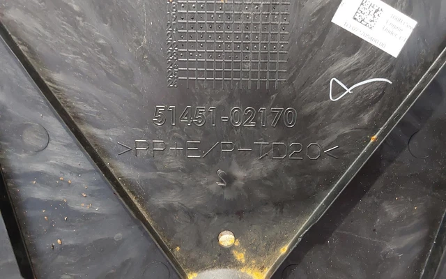 PARAURTI ANTERIORE TOYOTA Corolla Mk12 E210 51451-02170 EUR 154,61 ...