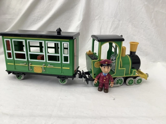 POSTMAN PAT (TRAIN) Greendale Rocket Engine With One Carriage Plus ...