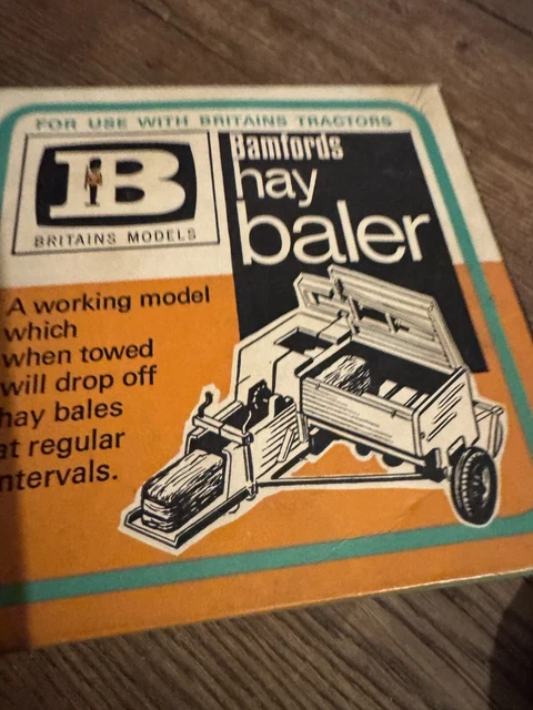 BRITAINS MODELS REMORQUE Tracteur Hay Baler Presse A Foin N°9563 Made ...