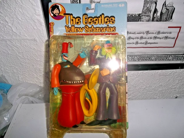 THE BEATLES MCFARLANE YELLOW SUBMARINE MODEL FIGURES GEORGE + SNAPPING ...