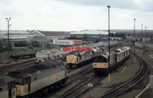 PHOTO CLASS 47 47114 37194 58026 And Other Locomotives Parked On ...