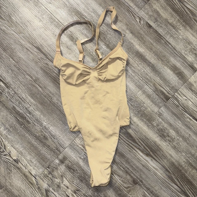 SKIMS SHAPE-WEAR SEAMLESS Sculpting Thong Bodysuit Sienna Small 🩱 £16. ...