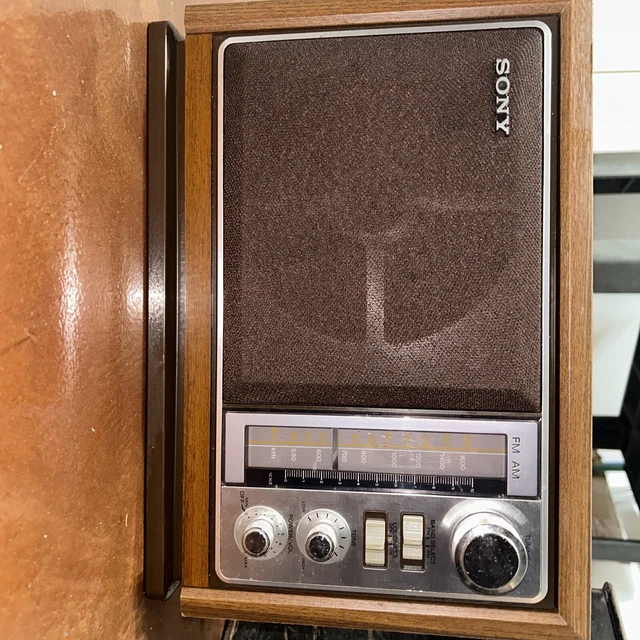 VINTAGE SONY AM/FM Table Radio Model ICF-9740W Works great. Very Good ... VINTAGE SONY AM/FM Table Radio Model ICF-9740W Works great. Very Good ...