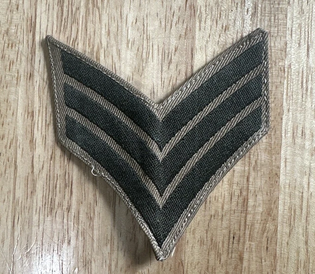 WORLD WAR II USMC Sergeant Chevron Sgt WWII WW2 Insignia Khaki Green £7 ...