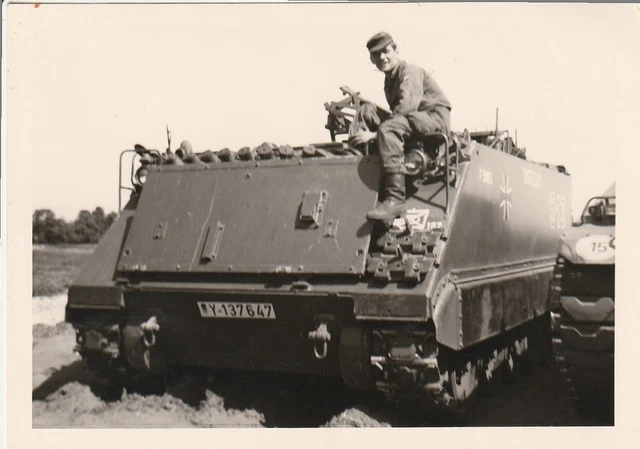 FOTO VINTAGE ESERCITO tedesco soldato su carro armato EUR 3,99 ...