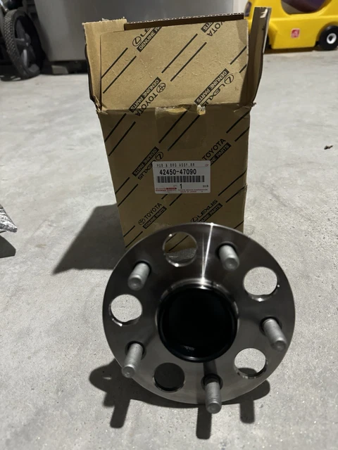 2023-2025 TOYOTA PRIUS Genuine Toyota Wheel Hub Assembly 42450-47090 ...