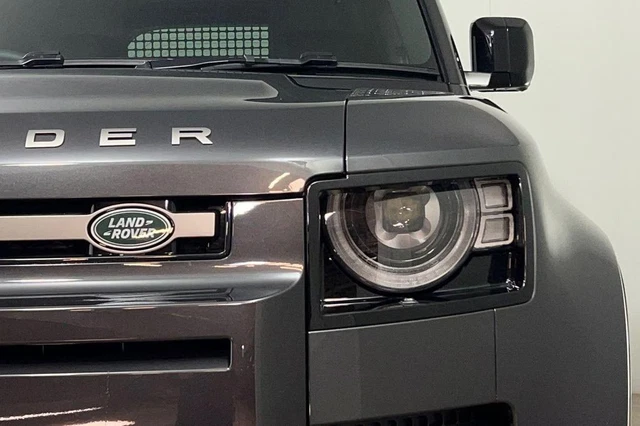 2025 LAND ROVER Defender 3.0 D250 Hard Top X-Dynamic SE Auto [3 Seat ...