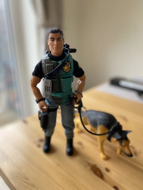 VINTAGE ACTION MAN Police Officer Crimebuster And Raid Dog Hasbro 1995 ...