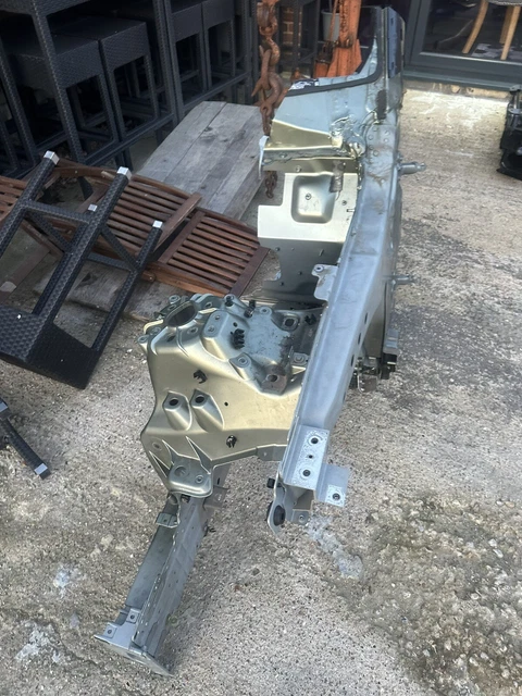 DEFENDER L663 NEAR Side Front Corner/chassie Rail £750.00 - PicClick UK