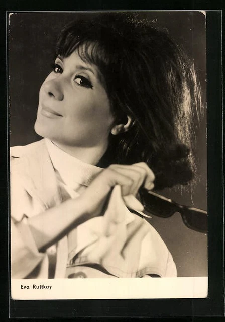 L'ATTRICE EVA RUTTKAY posa con occhiali da sole, cartolina EUR 2,00 ...