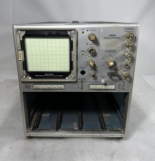 TEKTRONIX 7904 ~ Oscilloscope 500 MHz ~ Mainframe / Pas de plug-ins ...