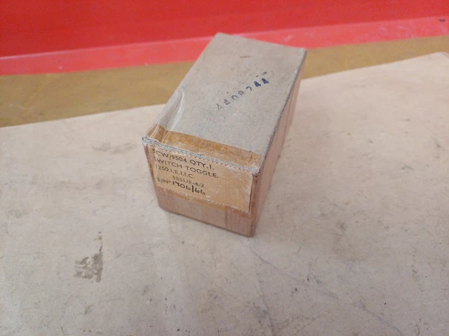 AIRCRAFT PARTS VARIOUS COCKPIT INSTRUMENT PANEL TOGGLE SWITCH 5CW9504 £ ...