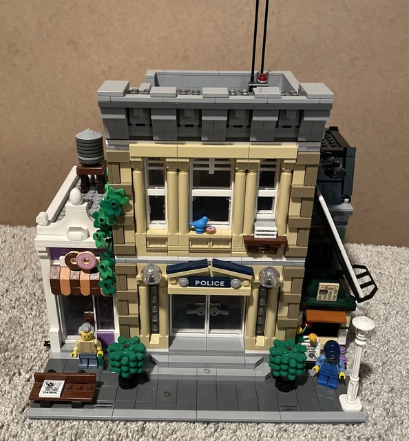 LEGO ICONS MODULAR Police Station Set 10278 Creator Expert Missing 2nd ...
