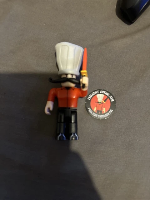 ROBLOX SERIES 10 Survive the Killer: Papa Roni Shoulder Pal Code ...