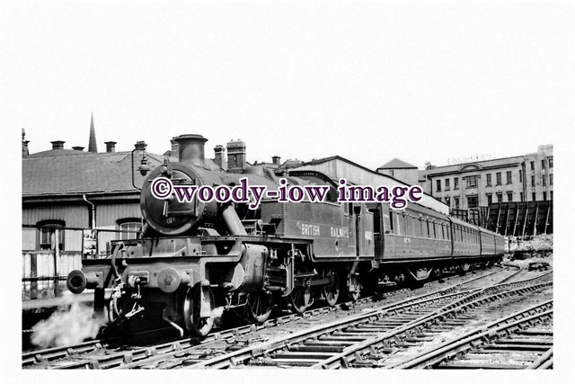 GW0284 - BRITISH Railways Engine no 40082 at Rotherham in 1952 - print ...