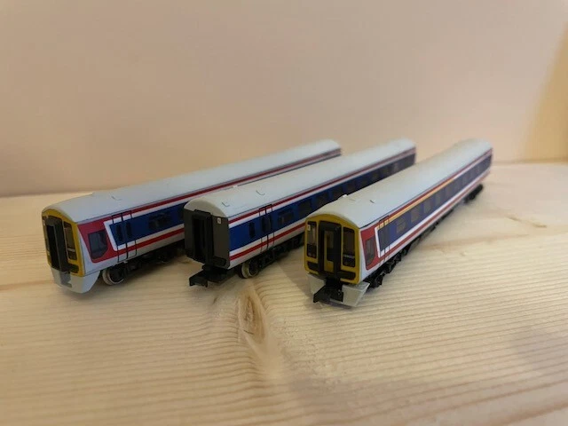 GRAHAM FARISH N Gauge 8748 Network SouthEast Class 159 3-car DMU £99.12 ...