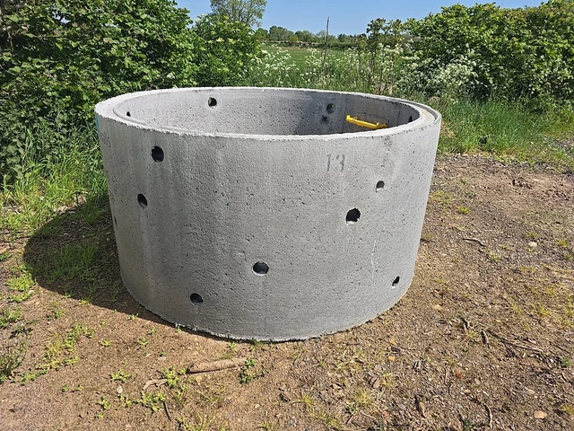 PERFORATED CONCRETE Soakaway Manhole Ring With Steps £618.72 - PicClick UK