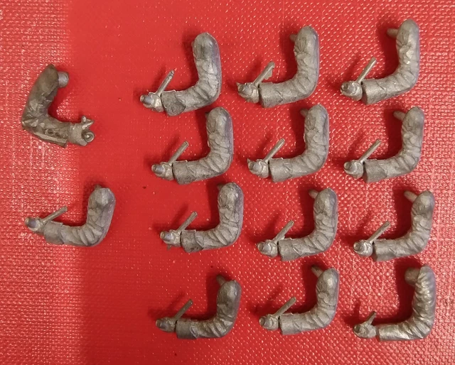 MODEL SOLDIER SPARE parts white metal 1:32 LOT B ARMS WITH CLAY PIPES X ...