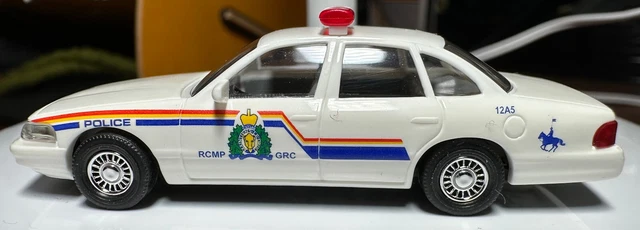 BUSCH 49006 FORD Crown Victoria "RCMP/GRC" "12A5" Polizei Kanada 1:87 ...