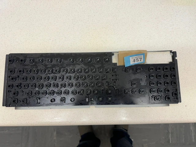 AMIGA A500 MITSUMI Metal+plastic A519A keyboard Backplates Set+ Screws ...