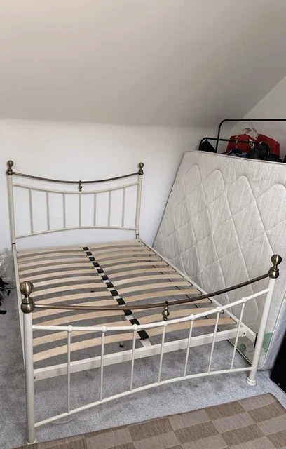 METAL FRAME DOUBLE Bed With Slats Great Condition £26.70 - PicClick UK
