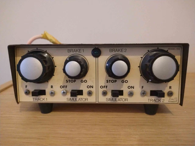 GAUGEMASTER MODEL DS - Twin Track Controller with Brake Simulator £50. ...