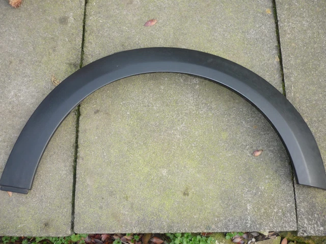 GENUINE MINI O/S/F Front Wheel Arch Trim R56 R55 2757210 freepost £24. ...