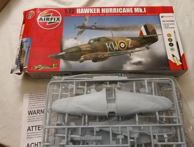 A MODEL PLASTIC Hawker Hurricane Mk1 Kit In 1.72 Scale By Airfix Boxed ...
