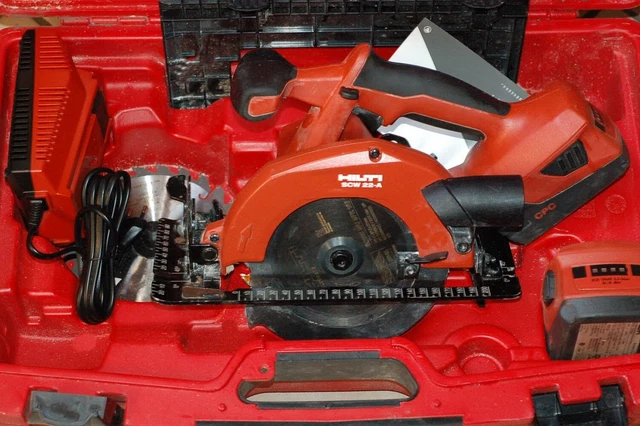 HILTI-SCW22-A AKKU Handkreissäge+2x gebrauchte Scheiben+2xAkku+Ladegerät+Koffer EUR 399,00 ...