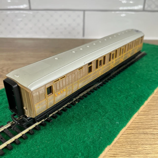 HORNBY LNER R.478 Brake Composite Coach 4237 - 00 Gauge - Model Railway ...