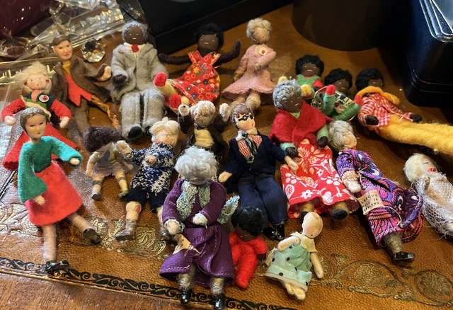 COLLECTION OF GRECON Made In England Dolls House Dolls And Others £220. ...