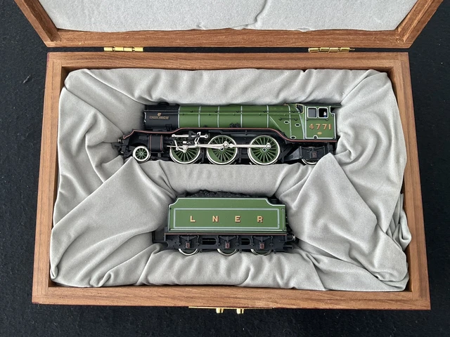 BACHMANN OO GAUGE LNER Green Arrow Class V2 In Wooden Box Cert & Tested ...