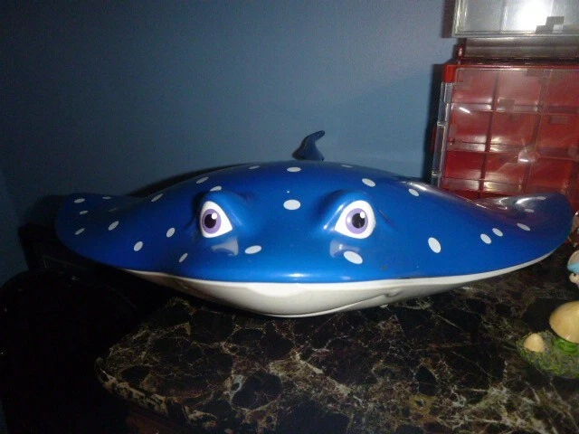 DISNEY'S FINDING NEMO/DORY ~ 3D Art & Mr. Ray W/3 Characters!! £30.08 ...
