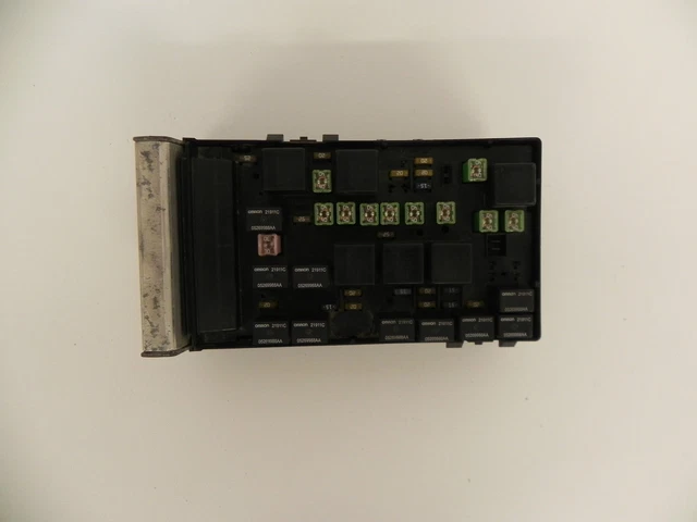 CHRYSLER VOYAGER 2.5 CRD Control Unit ecu Fuse Box Module 04727080AC £ ...