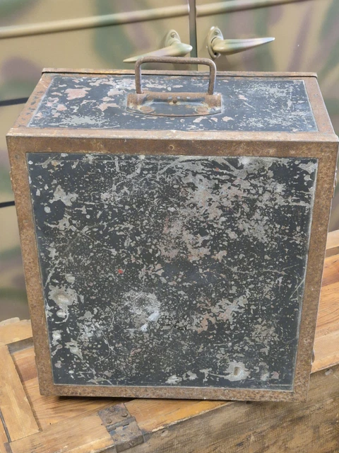 WW2 GERMAN VEHICLE radio box, case, vgc for age super to complete ...