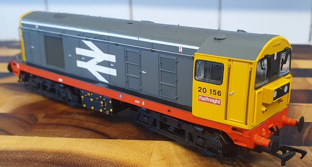 BACHMANN 32-030DS CLASS 20 diesel in BR railfreight grey DCC sound ...