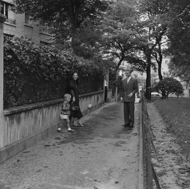 JEANNE MOREAU FRENCH Singer & Actress In 1953 Paris Old Photo 31 $9.00 ... JEANNE MOREAU FRENCH Singer & Actress In 1953 Paris Old Photo 31 $9.00 ...