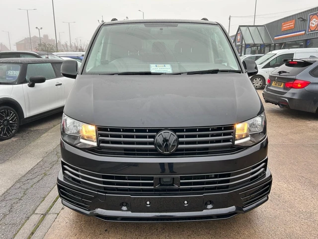 2019 VOLKSWAGEN TRANSPORTER Shuttle 2.0 TDI BMT 102PS S Minibus MPV ...