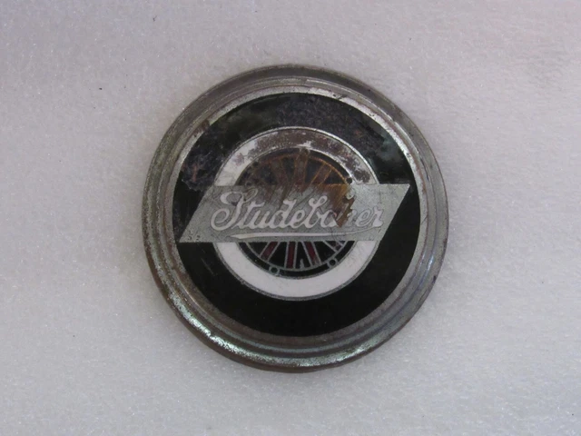 VINTAGE 1928-31 STUDERBAKER Script Wheel Metal Radiator Badge Emblem ...