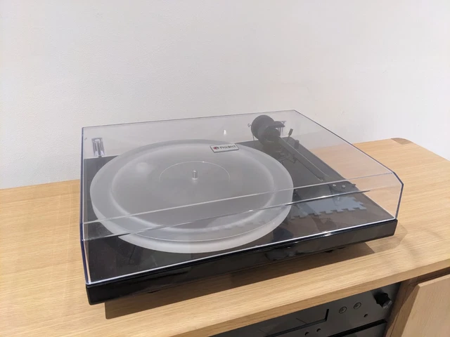 PRO-JECT 1-XPRESSION CARBON classic Turntable Record Deck Player £212. ...