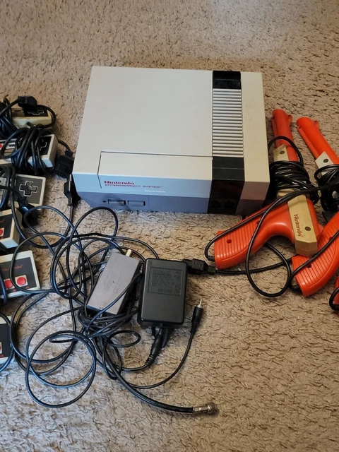 ORIGINAL NINTENDO NES-001 System Console 6 controllers 3 guns tested ...
