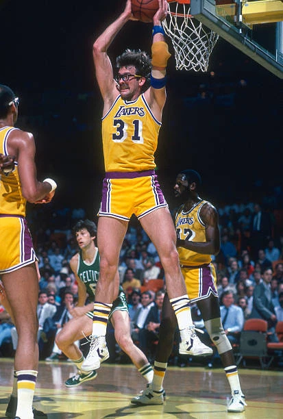 KURT RAMBIS OF the Los Angeles Lakers 1981 Basketball Photo 1 EUR 5,18 ...