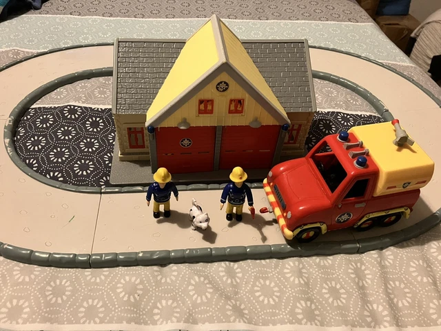 FIREMAN SAM FIRE station, road, venus, fireman sam and station officer ...