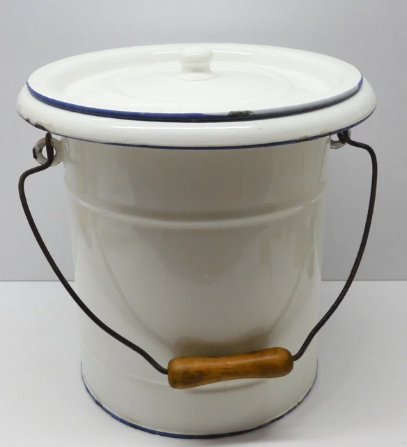 -ANCIEN GRAND POT de CHAMBRE TOLE EMAILLEE EMAIL Poignée BOIS ...