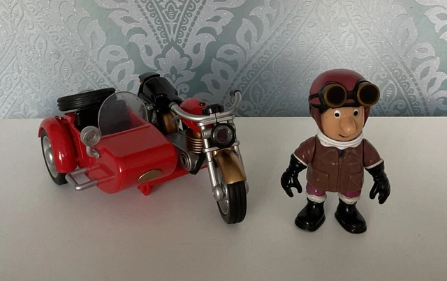 POSTMAN PAT AJAY Baines Figure & Motorcycle With Side Car Toy Take A L ...