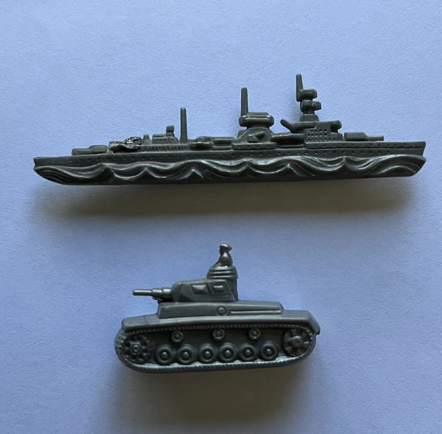 GERMAN WW2 WINTERHILFSWERK toy tank and battleship tokens EUR 30,13 ...