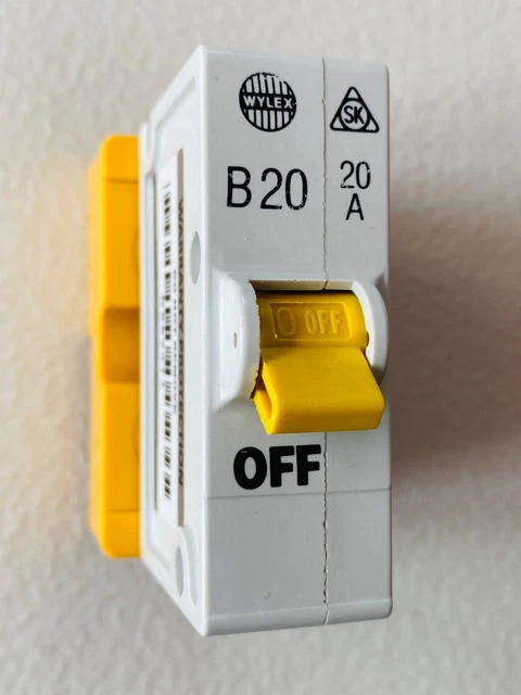 WYLEX 20A TYPE B Push/Plug-In Circuit Breaker ~ B20 20 Amp MCB ~Inc ...